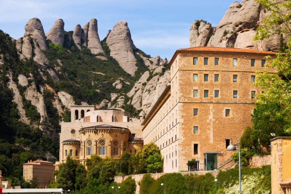 Motorcycle touring and cruiser tour Discover Montserrat , the best tour